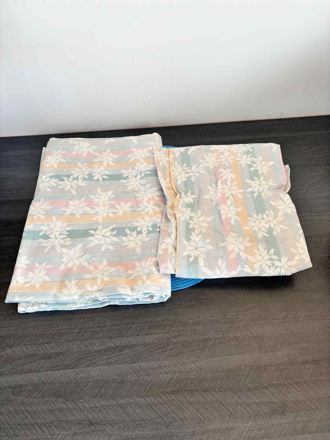 Vintage Single Bed Sheet Set With Fitted and Flat Sheets, Pastel Floral ...