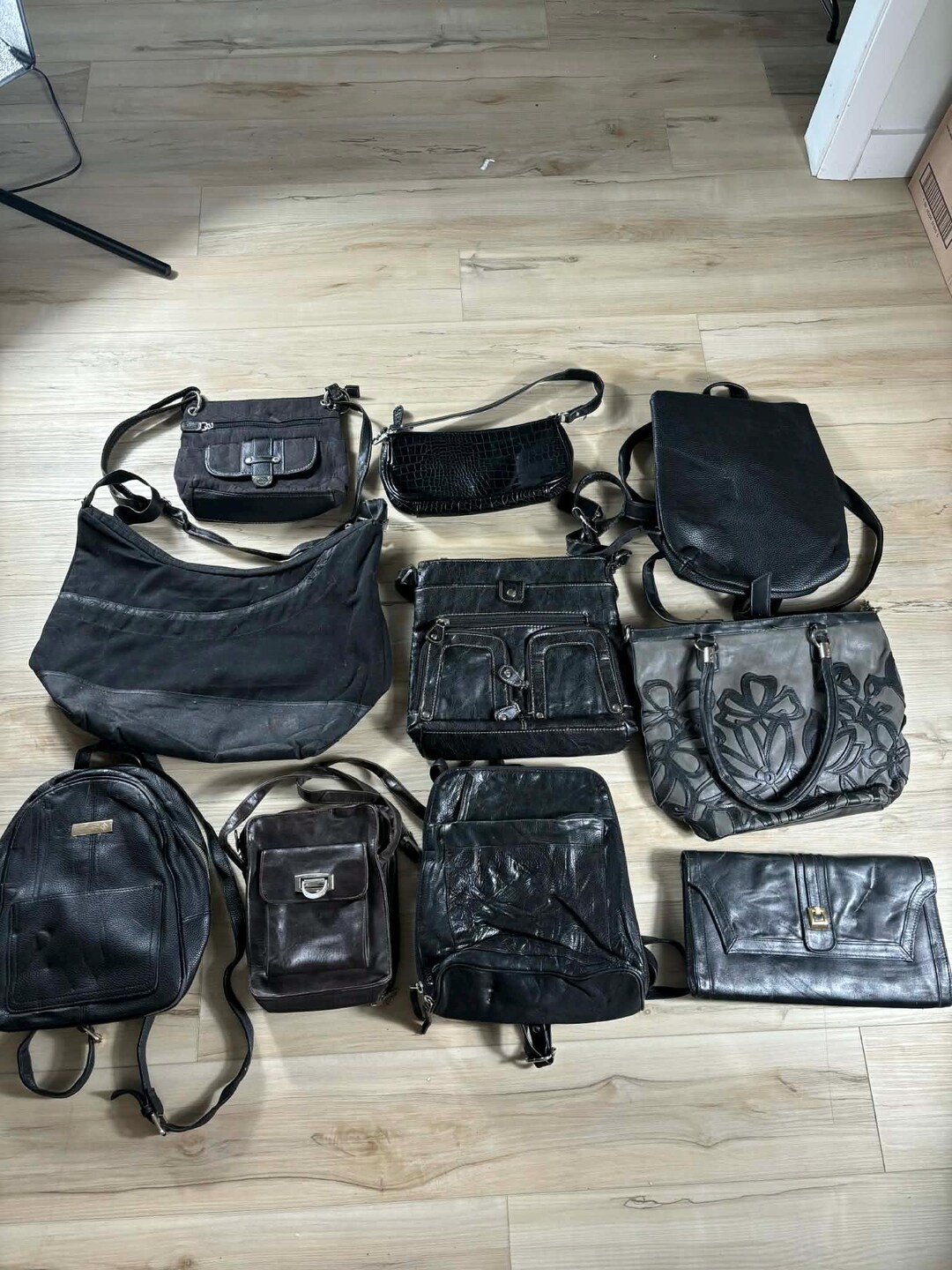 Lot of Vintage-style Y2K Women's Handbags and Satchels, Black and Dark ...