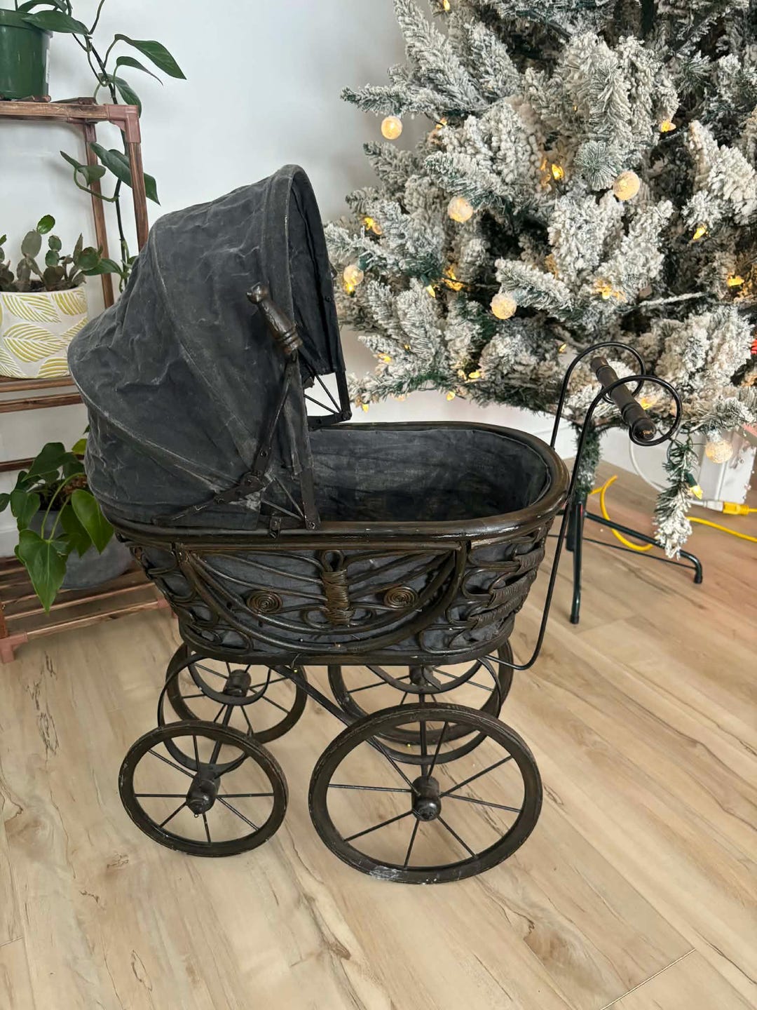 Luxury Victorian Antique Pram in Wood and Metal, High-end Decor, Black ...