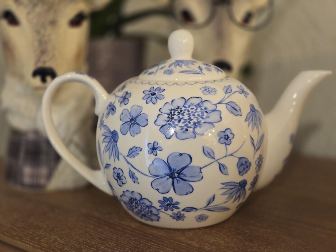 The Perfect Cuppa Tea Set - the British Way - A Classic White Teapot ...