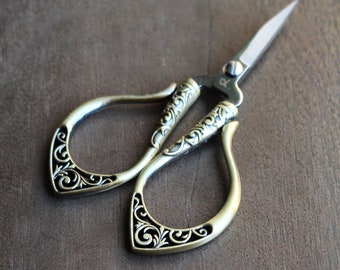 Looking Glass Embroidery Scissors Unique Antique Style Quilting ...