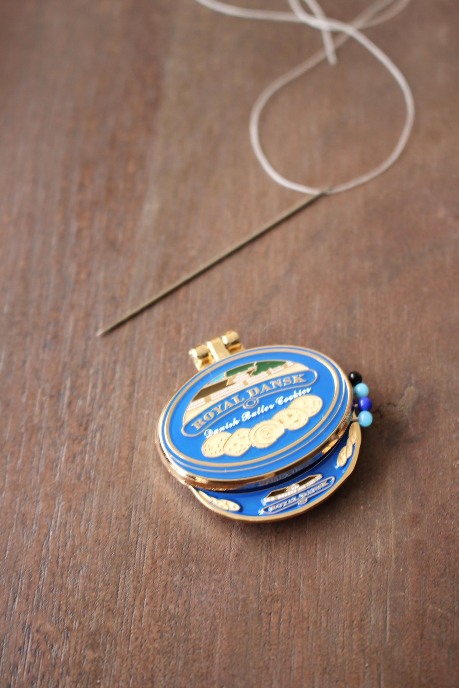 Grandma's Cookie Tin Needle Minder • Magnetic Accessory for Needles and ...