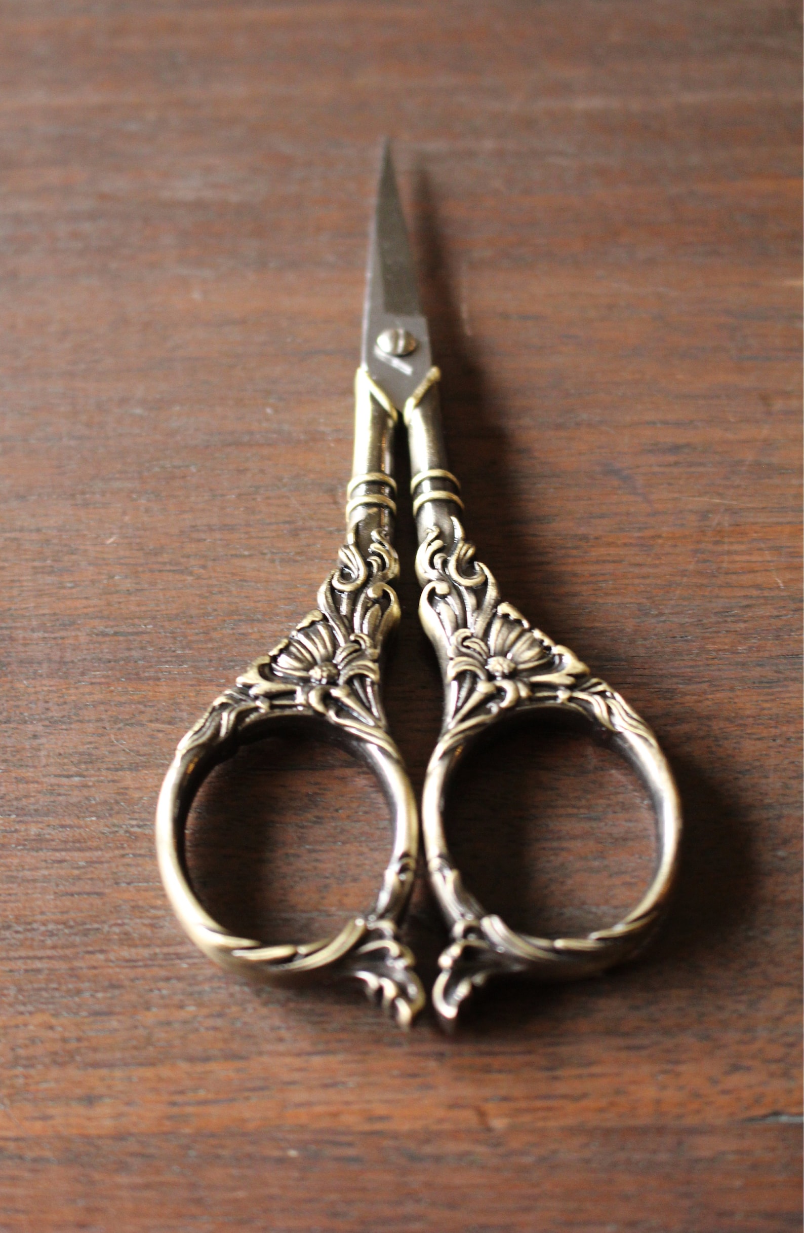 Botanical Garden Embroidery Scissors • Vintage Style Quilting Scissors ...
