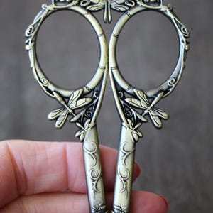 Dragonfly Embroidery Scissors • Unique Garden Theme Quilting Scissors ...