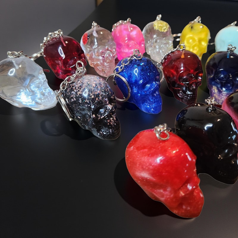 Resin Skulls Keychains - Etsy