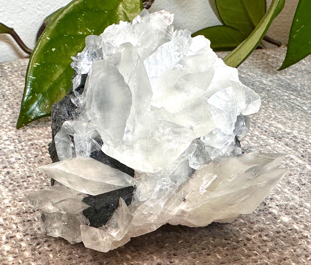 UV Reactive, Glossy Clear Bladed Calcite From Qingyuan Fuijian China I ...