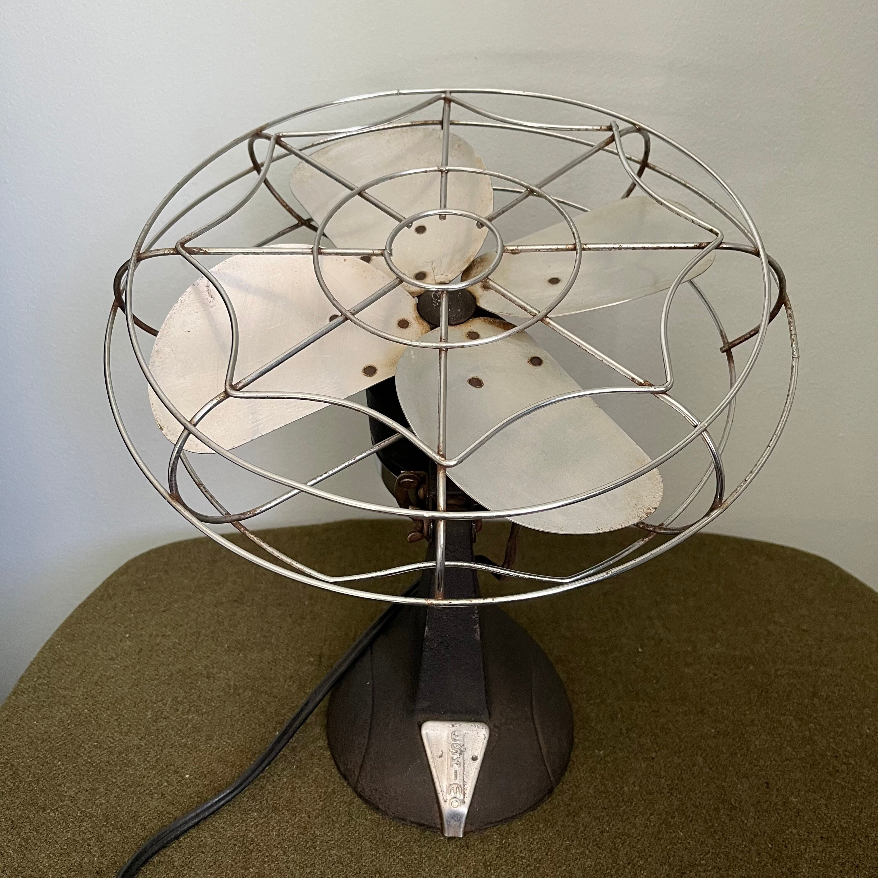 Vintage Industrial Chic Vintage Eskimo Table Top Fan. NONWORKING. DECOR ...