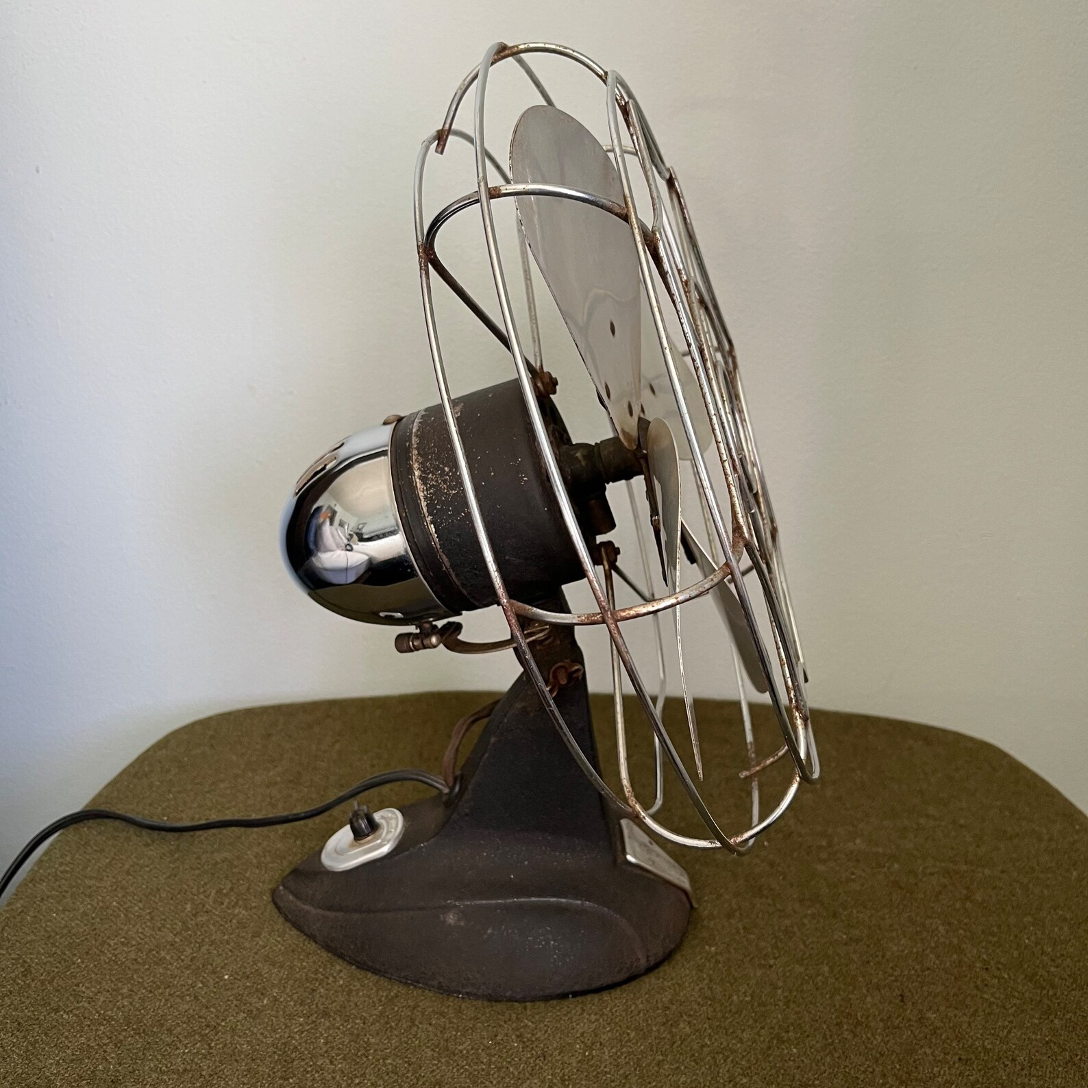 Vintage Industrial Chic Vintage Eskimo Table Top Fan. NONWORKING. DECOR ...