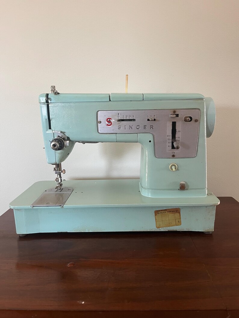 Vintage Aqua Singer Sewing Machine Made in Great Britain 1950s Non ...