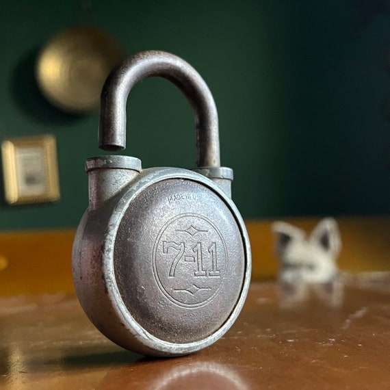 Vintage 7 11 Round Padlock No Key Antique Lock Antique Padlock Etsy Ireland