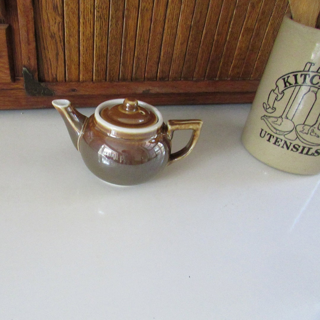 Ceramic Brown Tea Pot – Brown Lusterware Opalescent - Small Single ...