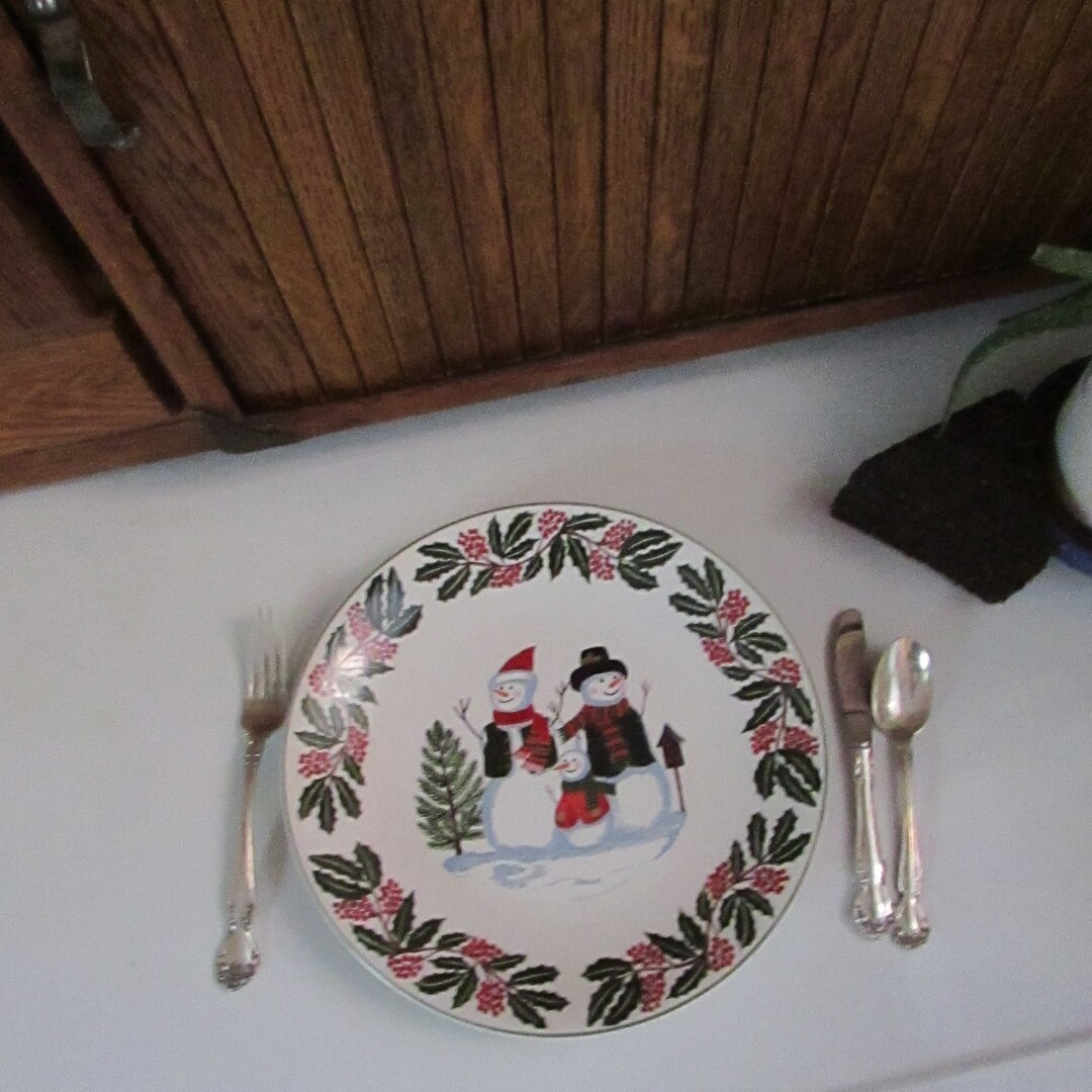 Snowman Family Dinner Plates by GEI – Set of 2 Plates -holiday Snowmen ...