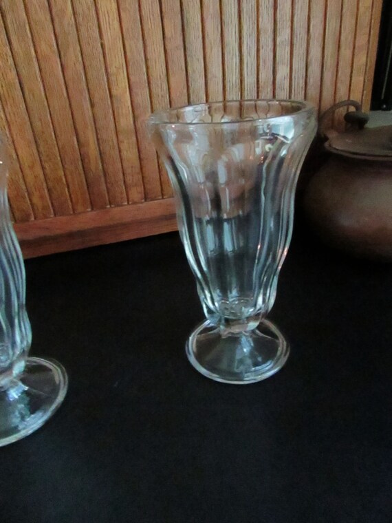 Vintage Ice Cream Glasses Vintage Gourmet (TM) Tall American Retro