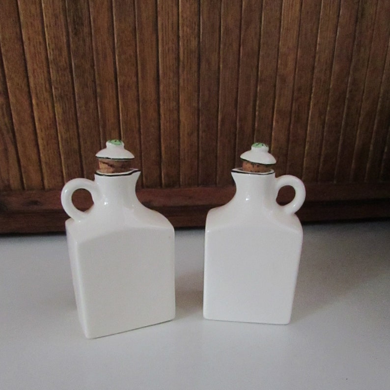 Green and White Rooster Ceramic Oil & Vinegar Cruet Set Set | Etsy
