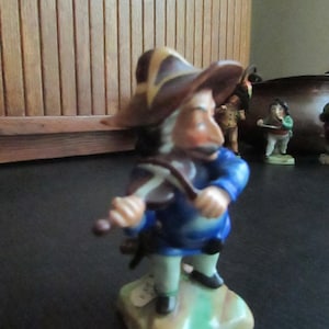 Dwarf Playing Violin/ Fiddle Mansion House Dwarf Musician - Etsy