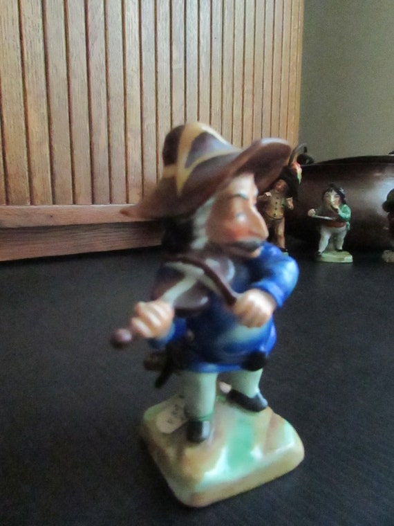 Dwarf Playing Violin/ Fiddle Mansion House Dwarf Musician - Etsy