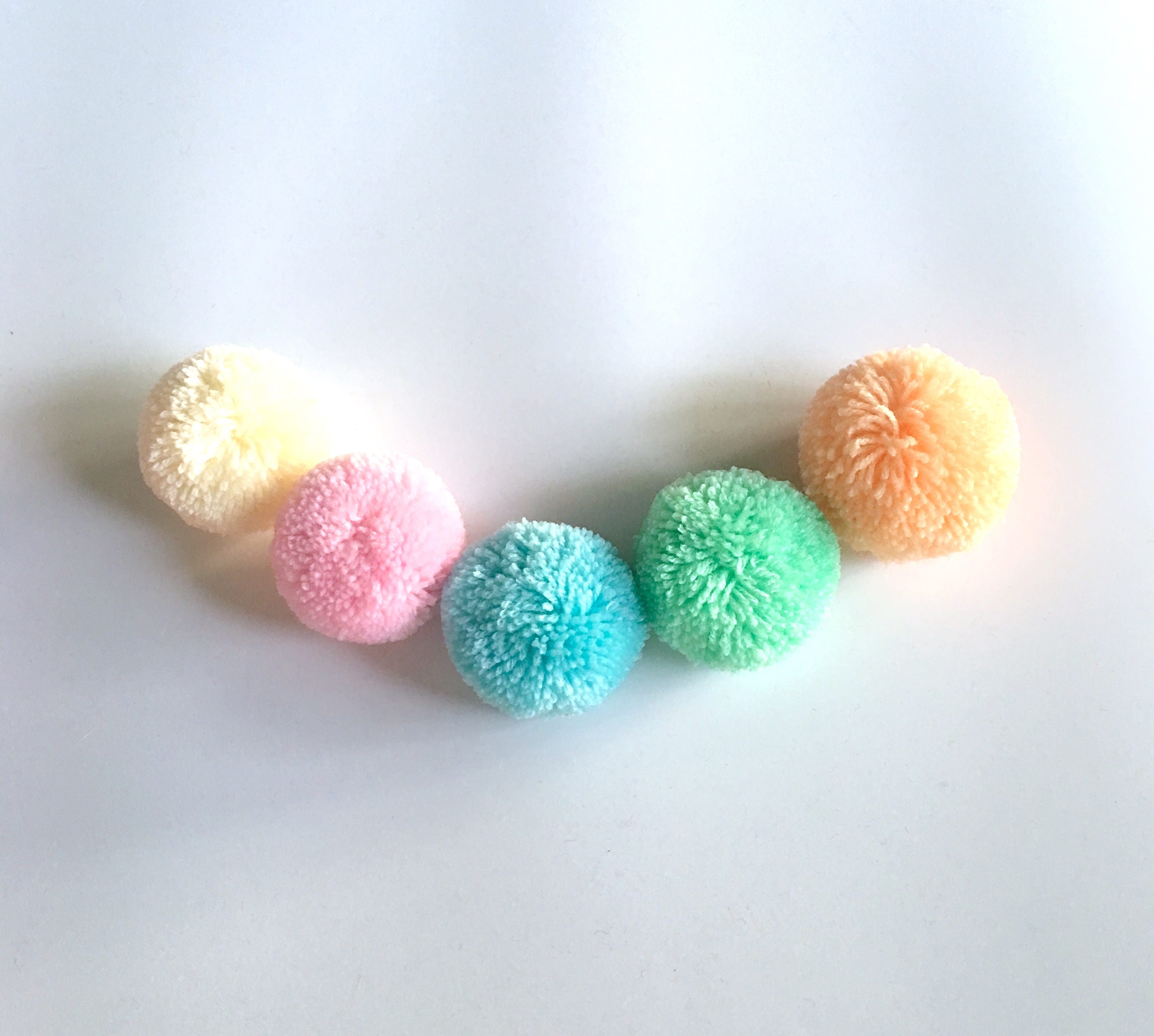 Ocean Blue Big Pom Pom 2 pulgadas Boho Decor Party Decor yarn | Etsy