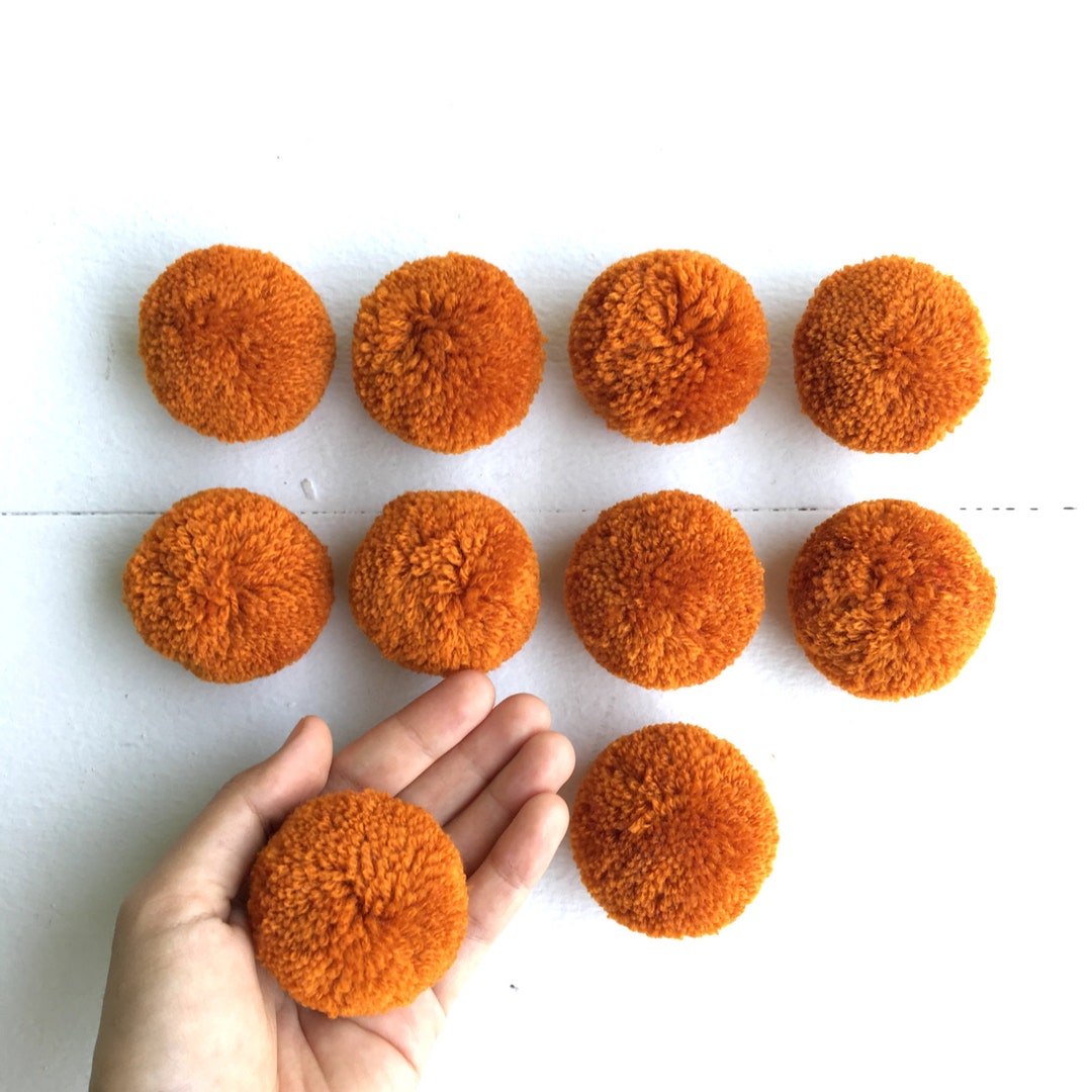 Almond Big Pom Pom 2 Inches, Boho Decor Party Decor Yarn Pom Pom - Etsy