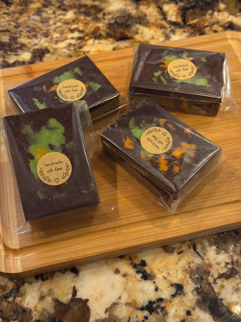 Dubai-inspired Pistachio Cream & Kadayif Chocolate Bar - Handmade ...
