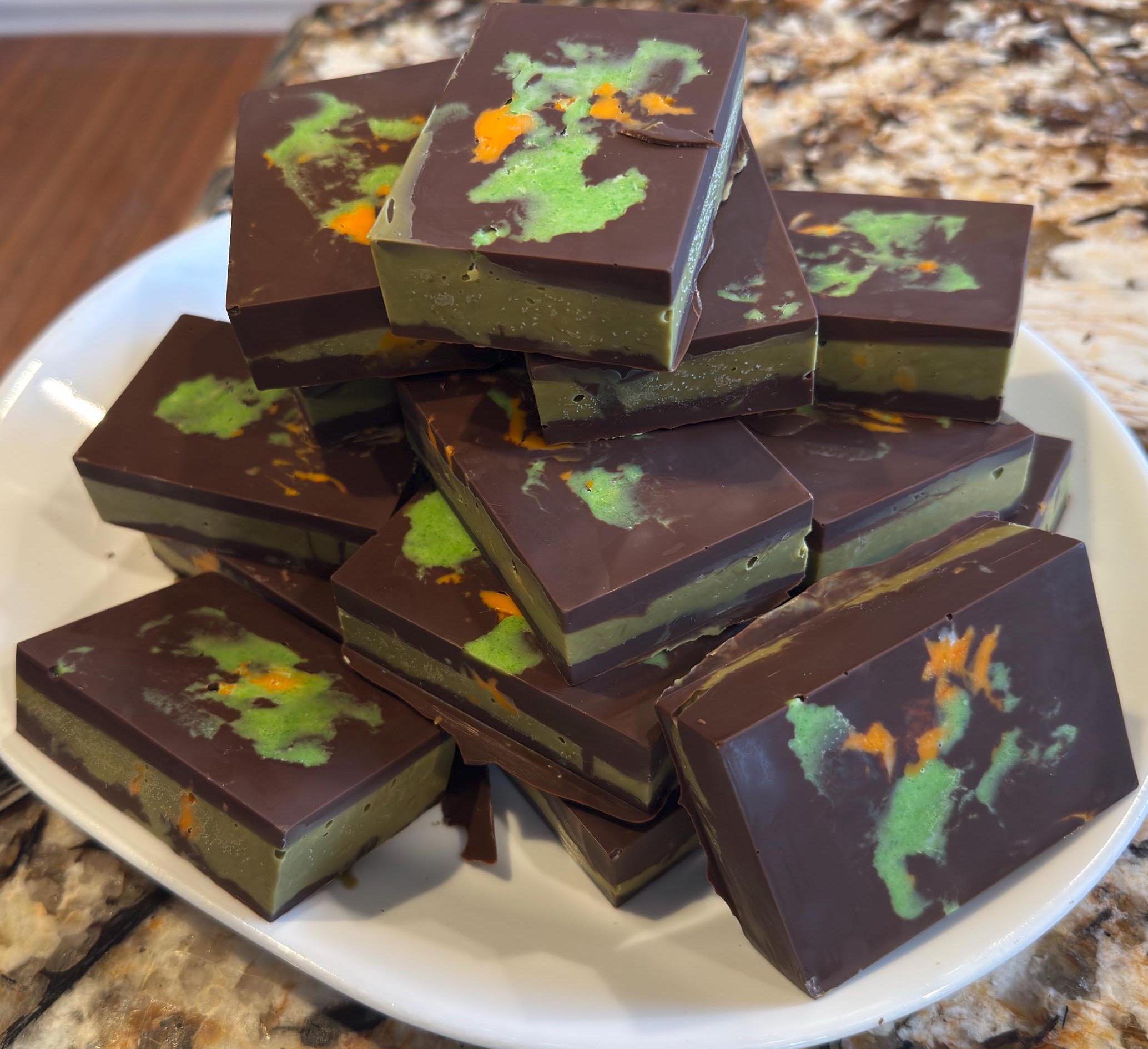 Dubai-inspired Pistachio Cream & Kadayif Chocolate Bar - Handmade ...