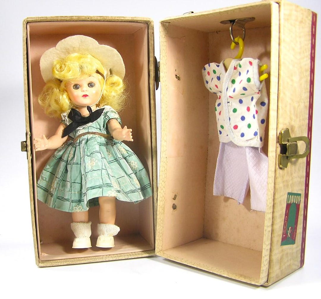 Vintage 1950's Mindy Doll With Clothes & Wardrobe Trunk #3398 Free ...