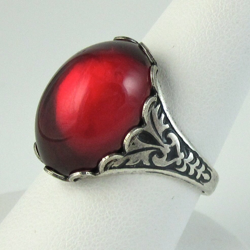 Red Vampire Earrings Red Gothic Vampire's Kiss Earrings in | Etsy