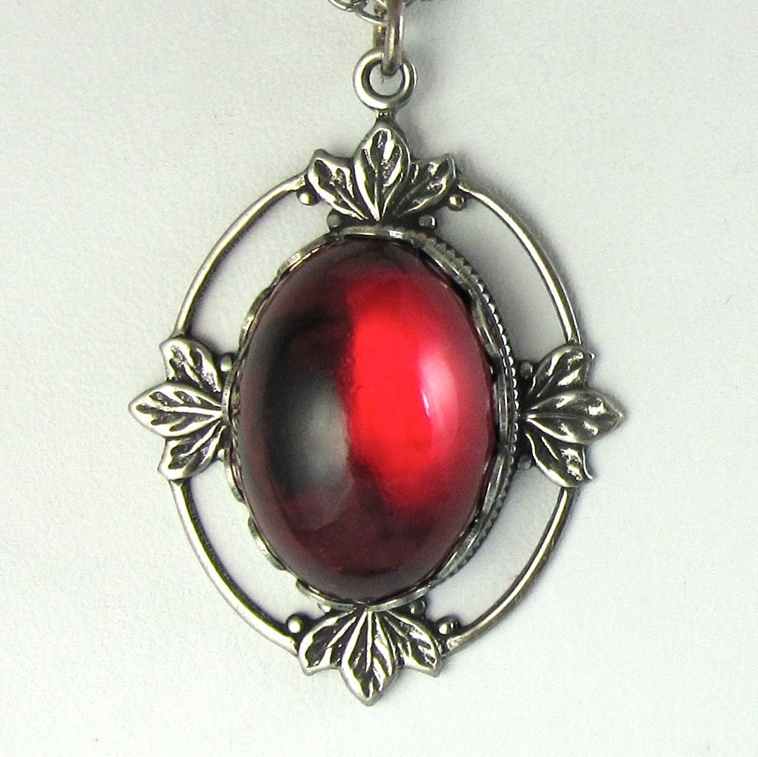 Red Vintage Pendant Necklace Silver Vintage Filagree Pendant - Etsy