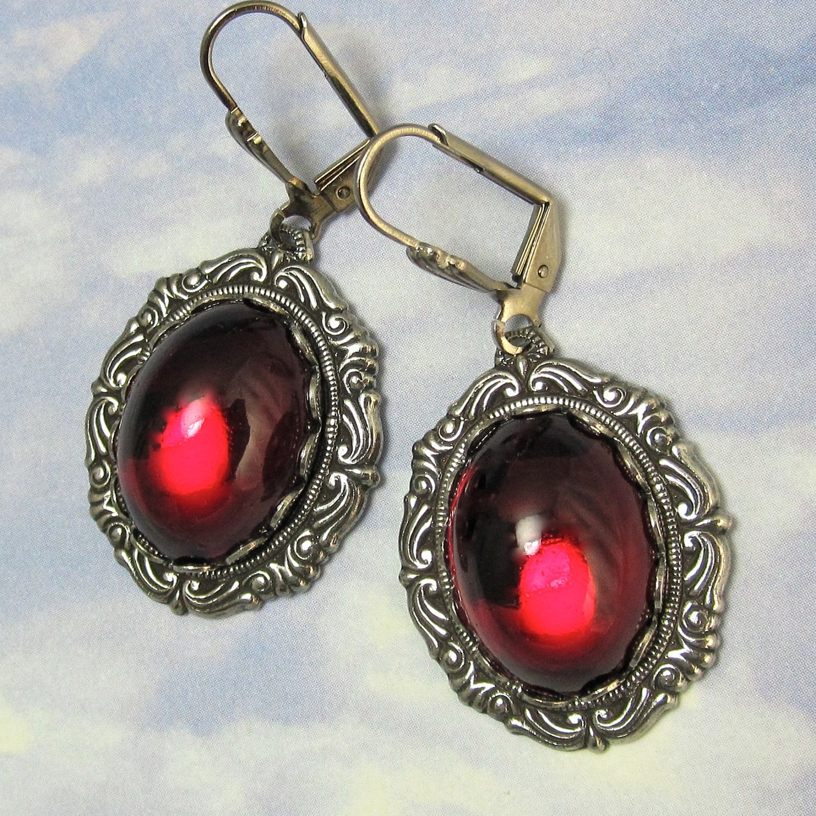 Red Vampire Earrings Red Gothic Vampire's Kiss Earrings in Antique ...
