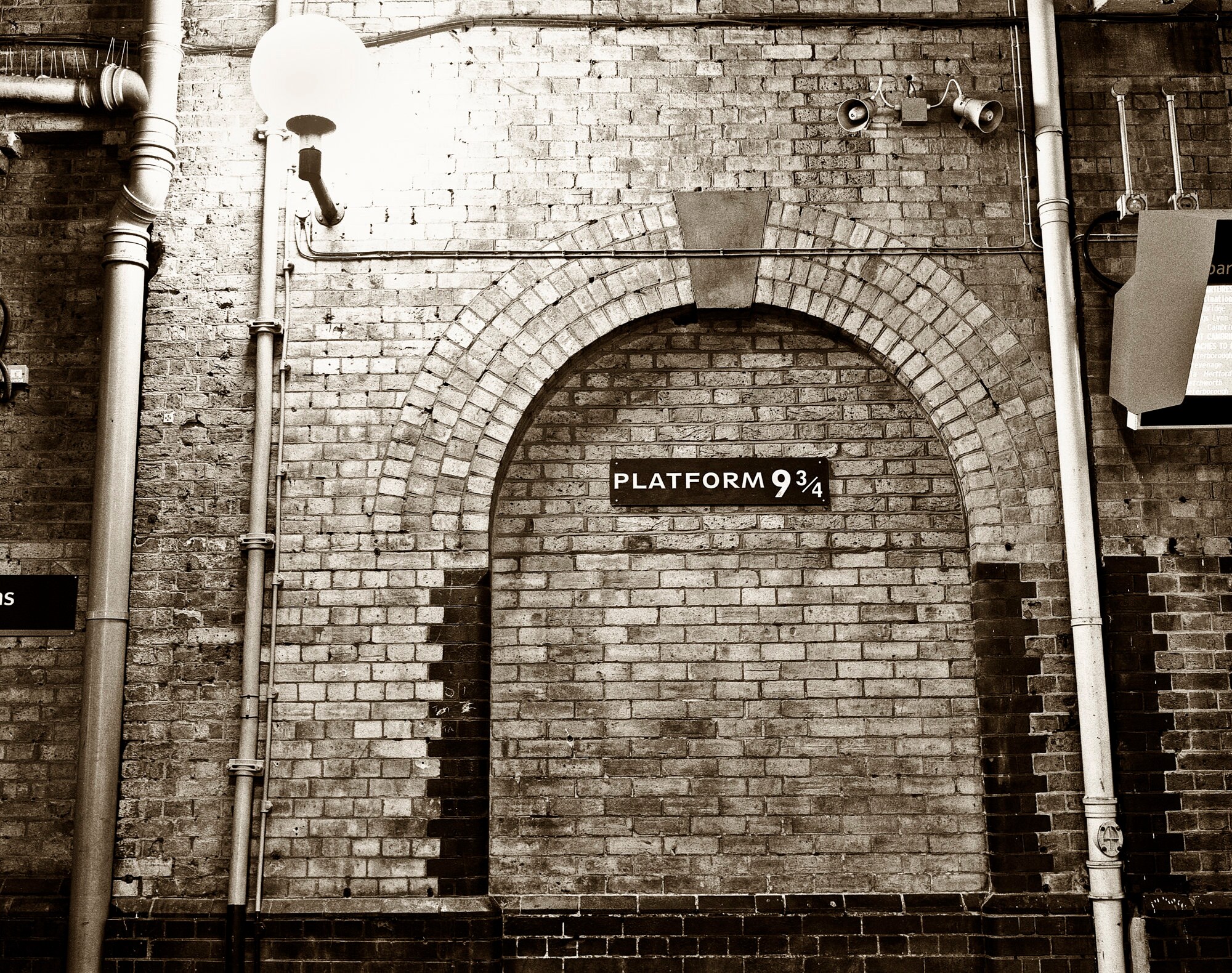 Platform 9 3/4. King's Cross. London, England. Harry Potter, Harry ...