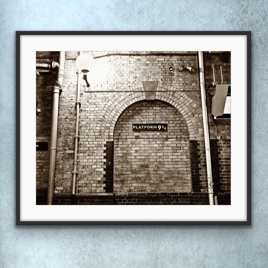 Platform 9 3/4. King's Cross. London, England. Harry Potter, Harry ...