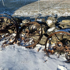 8 Old Metal Wagon & Buggy Metal Wheels, Rustic Primitive Antique ...