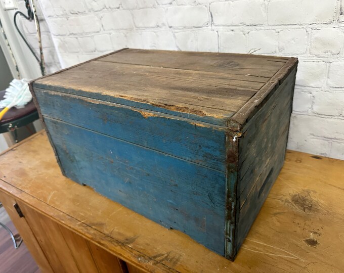 Wood Beer Crate With Old Blue Paint - Primitive Antique Salvaged Wooden ...