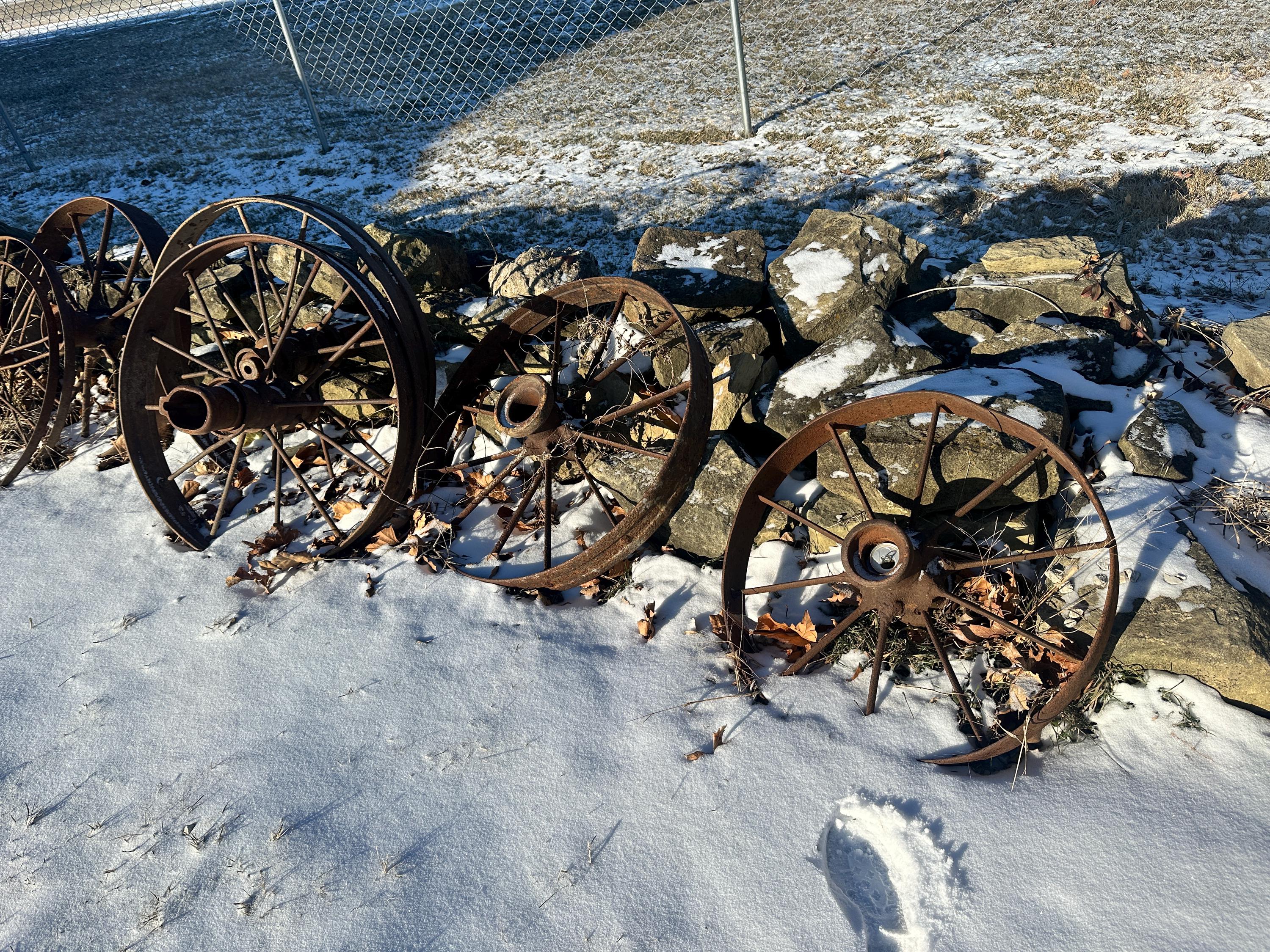 8 Old Metal Wagon & Buggy Metal Wheels, Rustic Primitive Antique ...