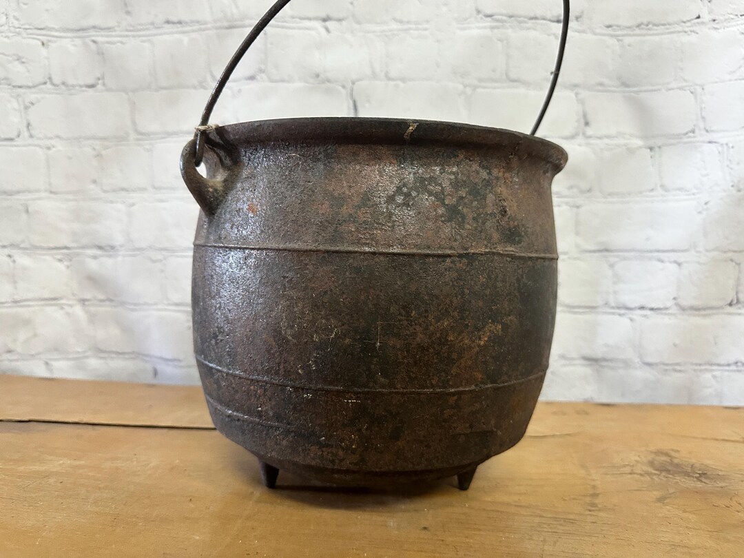 Cast Iron Kettle Cook Pot Fire Place Hearth Kettle Cauldron ...
