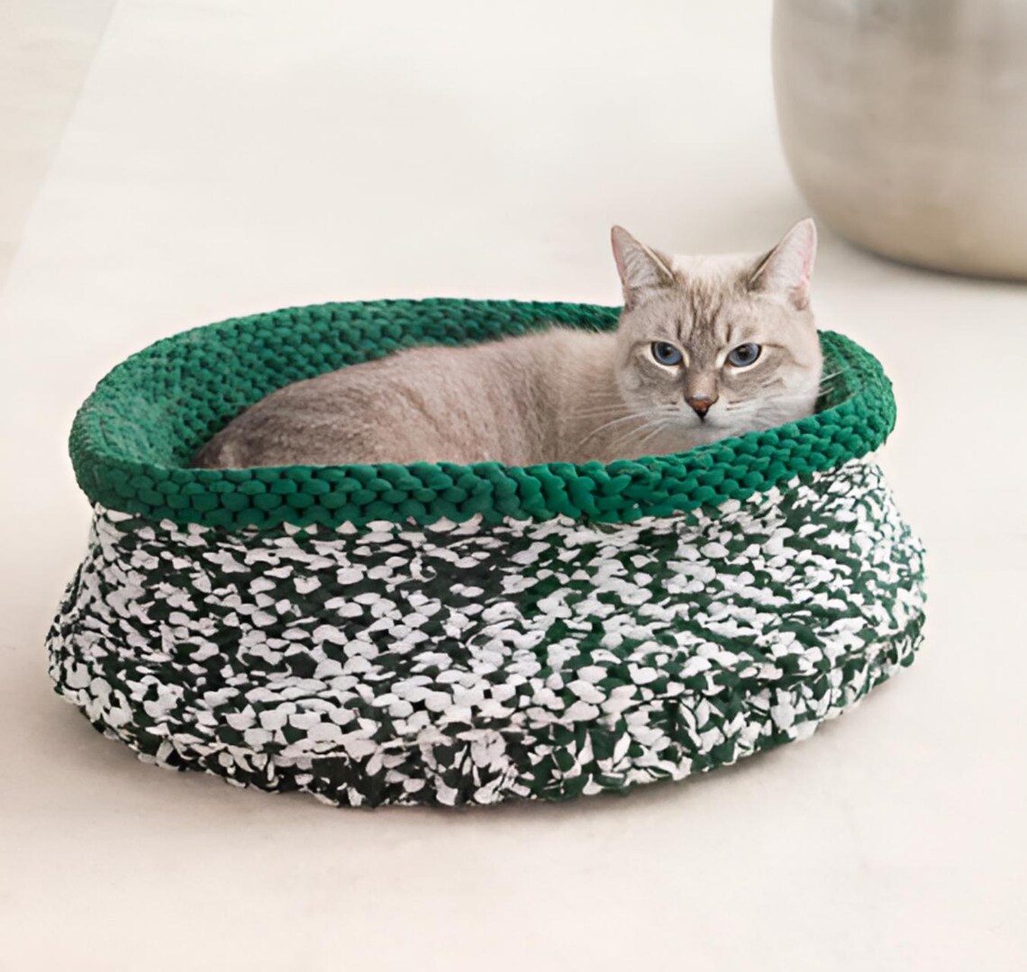 Cat Bed Knitting Pattern – Super Bulky Yarn – Easy Knit Pet Bed PDF ...