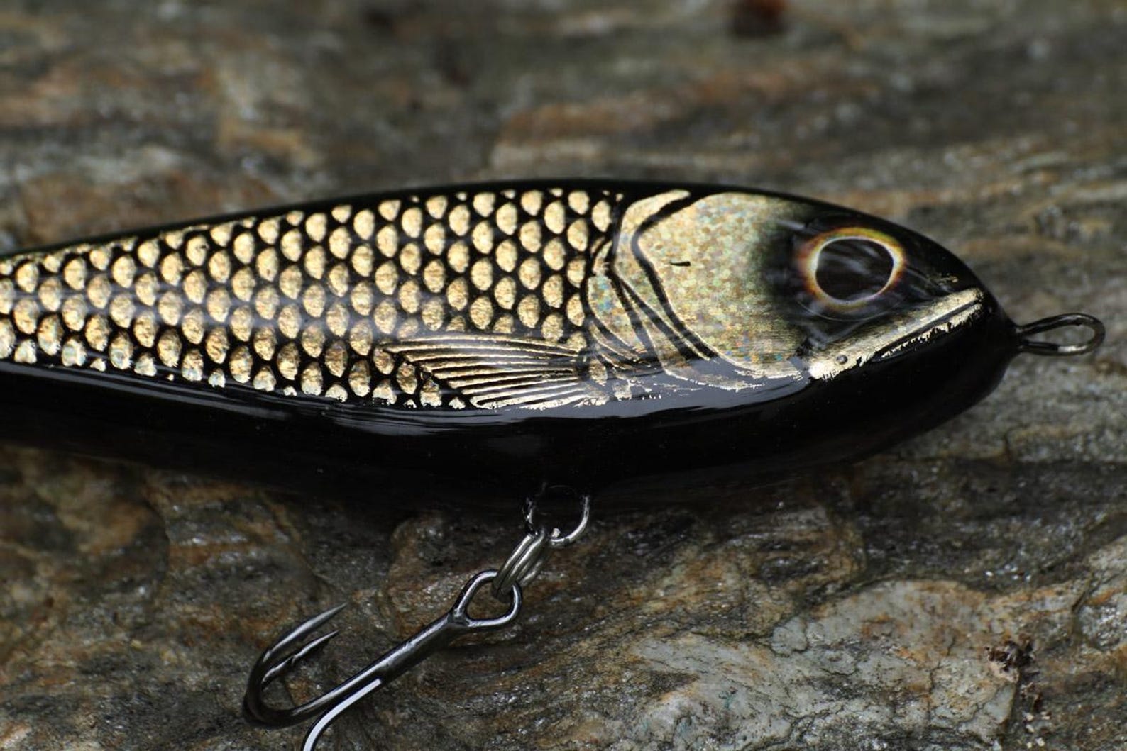 Venom – Old Gold Jerkbait for Pike | Handmade Realistic Lure With Scale ...