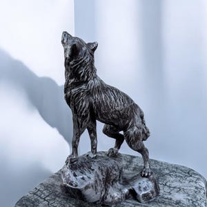 Howling Wolf Statue – Handmade Wildlife Decor, Rustic Nature Art Gift ...