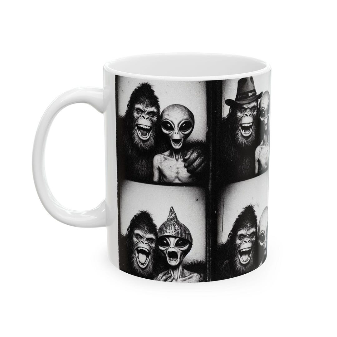 Bigfoot & Alien Photobooth Coffee Mug: Retro Cryptid Gift - Etsy