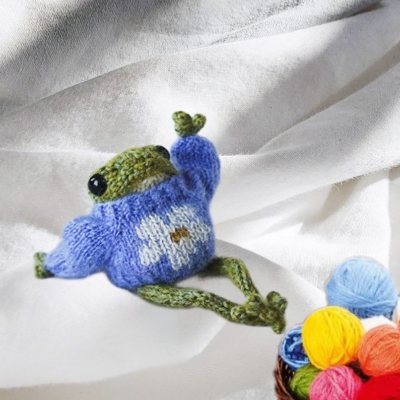 Five Frogs KNITTING KIT Claire Garland Dot Pebbles Knits Collaboration ...