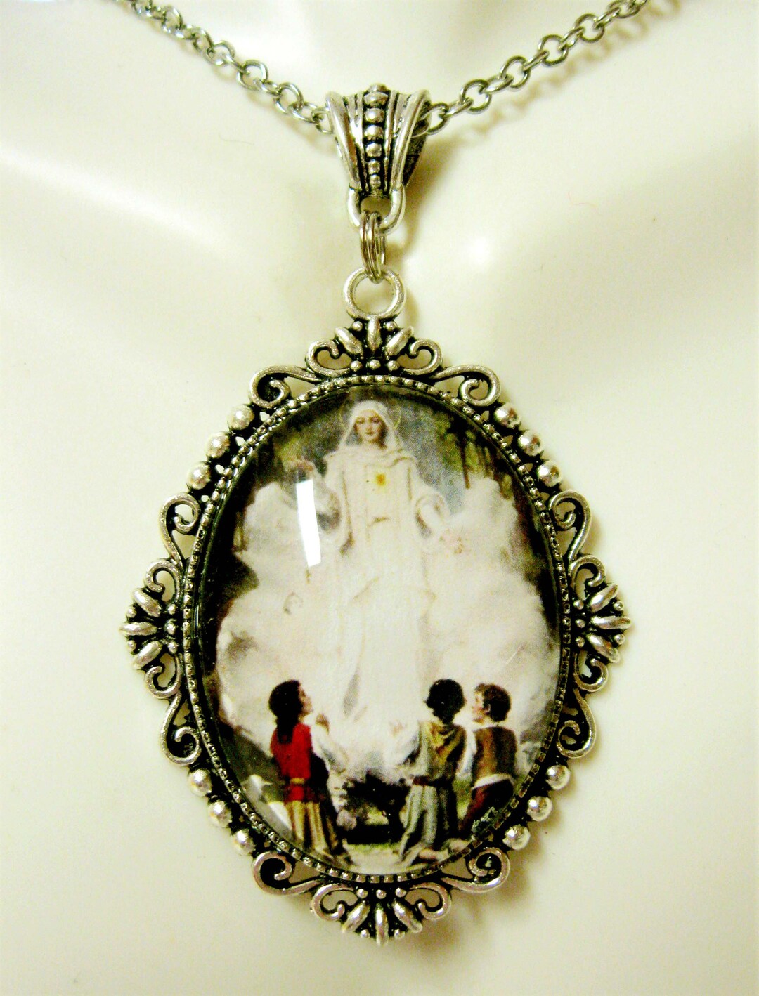Our Lady of Fatima Pendant and Chain - AP09-208 - Etsy