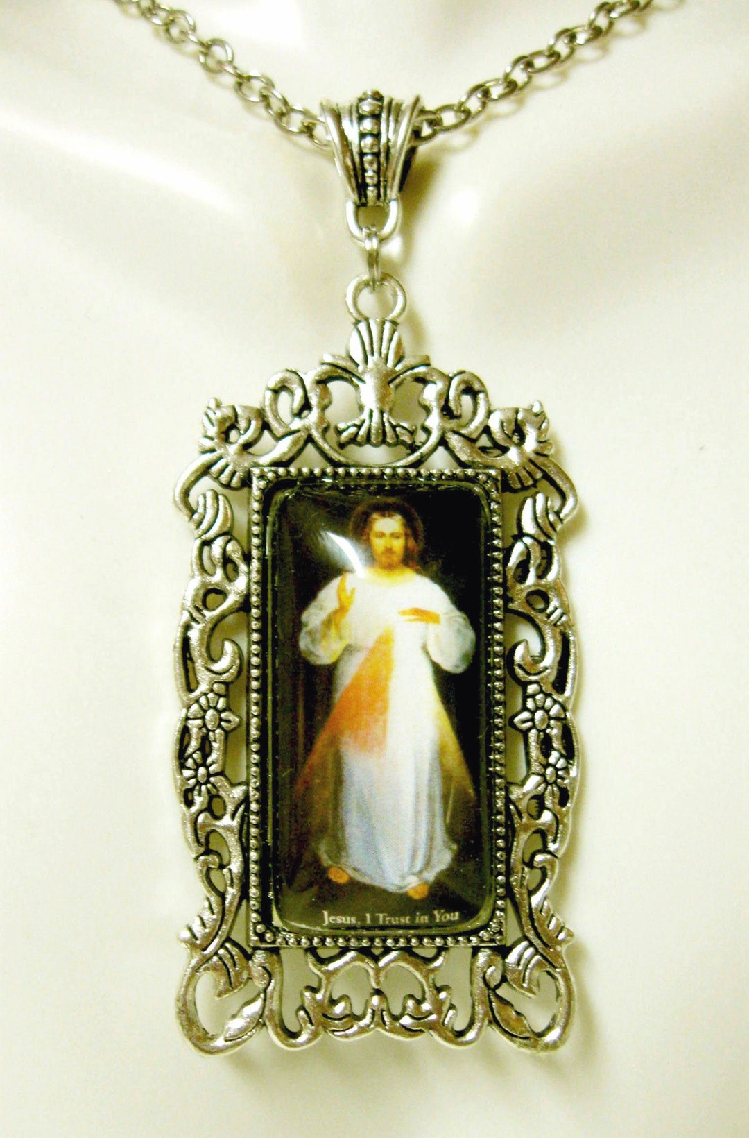Divine Mercy, Jesus, I Trust in You, Pendant With Chain - AP12-340 - Etsy
