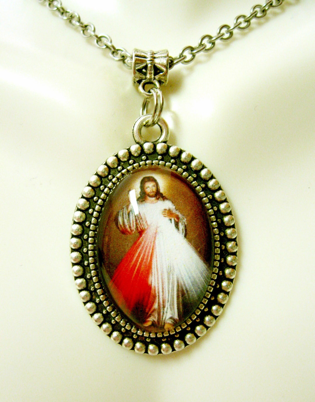Divine Mercy Pendant and Chain - AP05-065 - Etsy