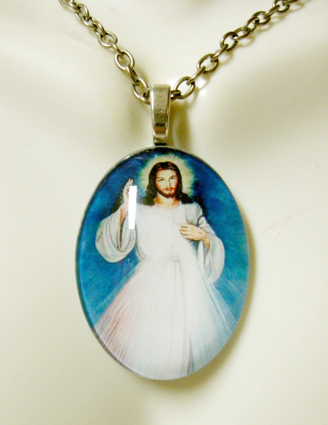 Divine Mercy Pendant With Chain - GP04-012 Cameo Style - Etsy