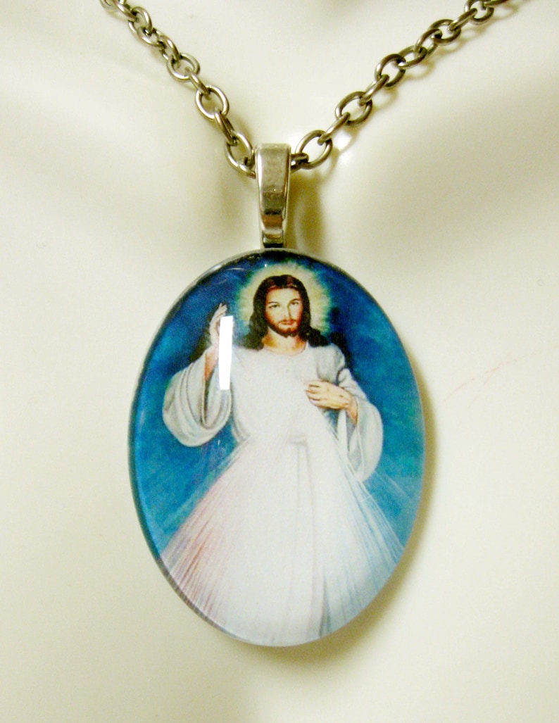 Divine Mercy Pendant With Chain GP04-012 Cameo Style - Etsy