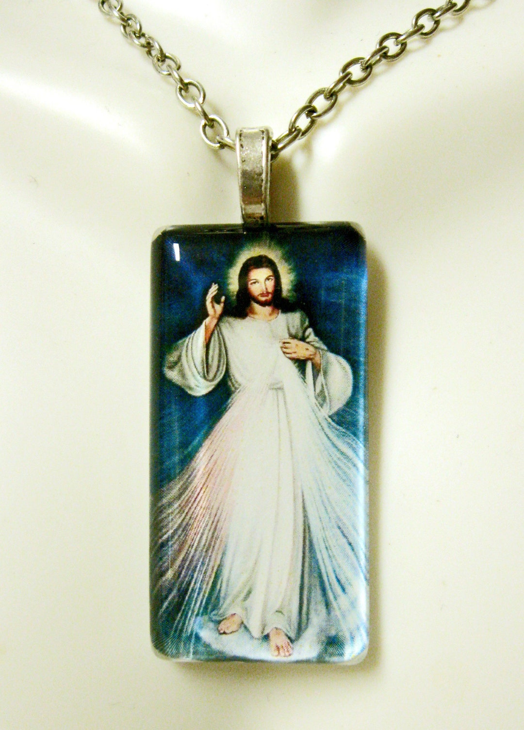 Divine Mercy Pendant With Chain - GP01-074 - Etsy