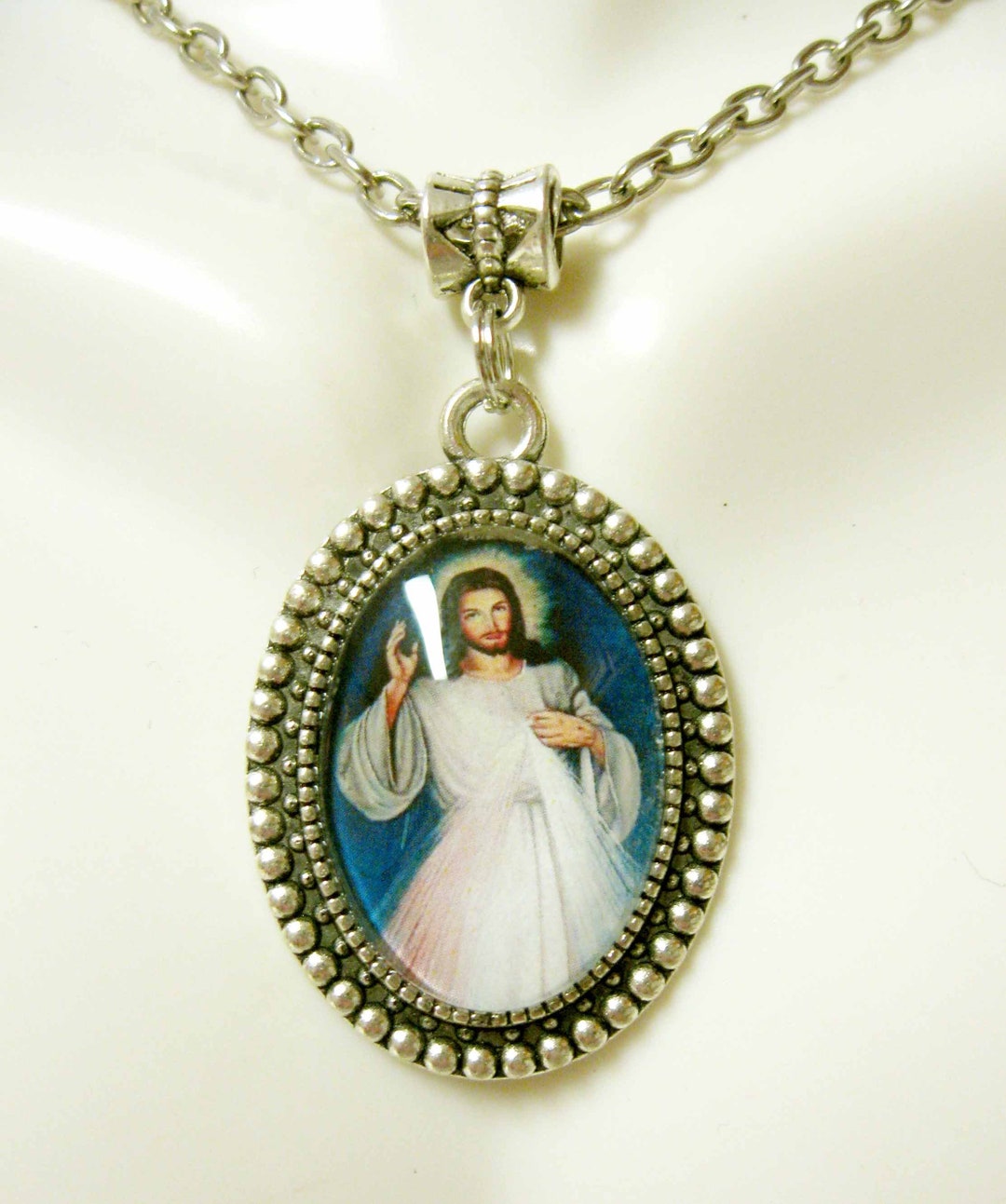 Divine Mercy Pendant and Chain - AP05-309 - Etsy