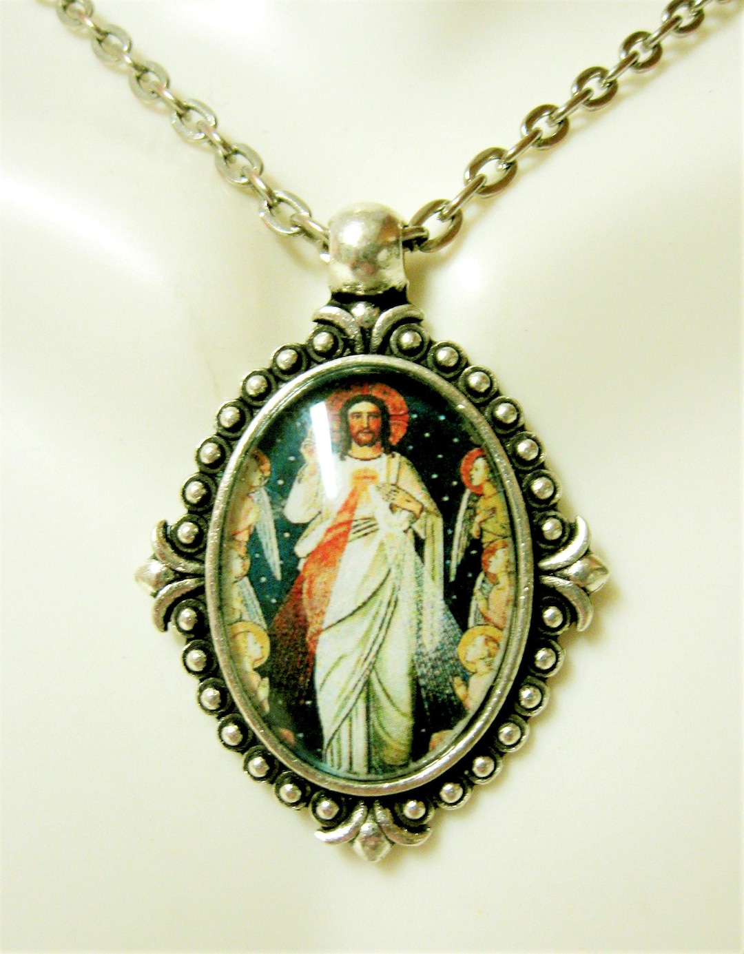 Divine Mercy Pendant and Chain - AP05-016 - Etsy