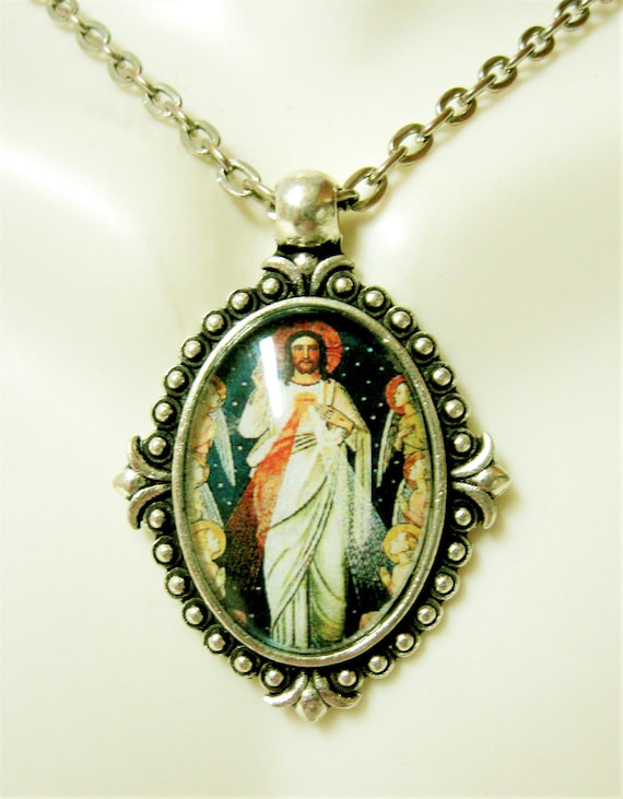 Divine Mercy Pendant and Chain AP05-016 - Etsy