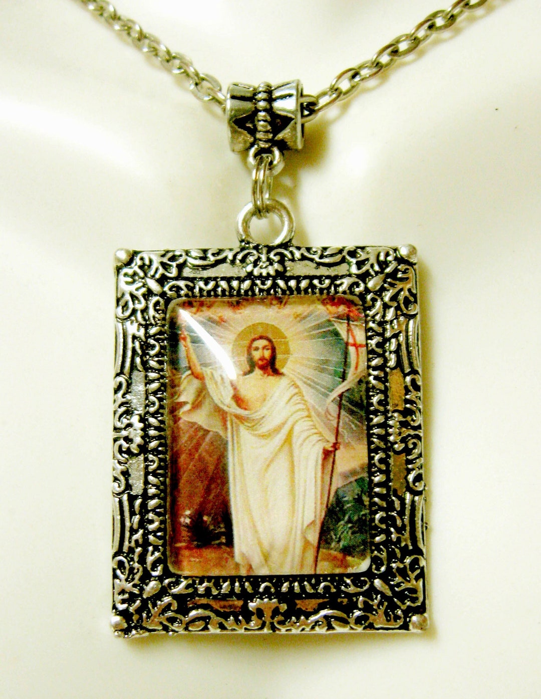 Resurrection of Christ Pendant and Chain - AP05-403 - Etsy