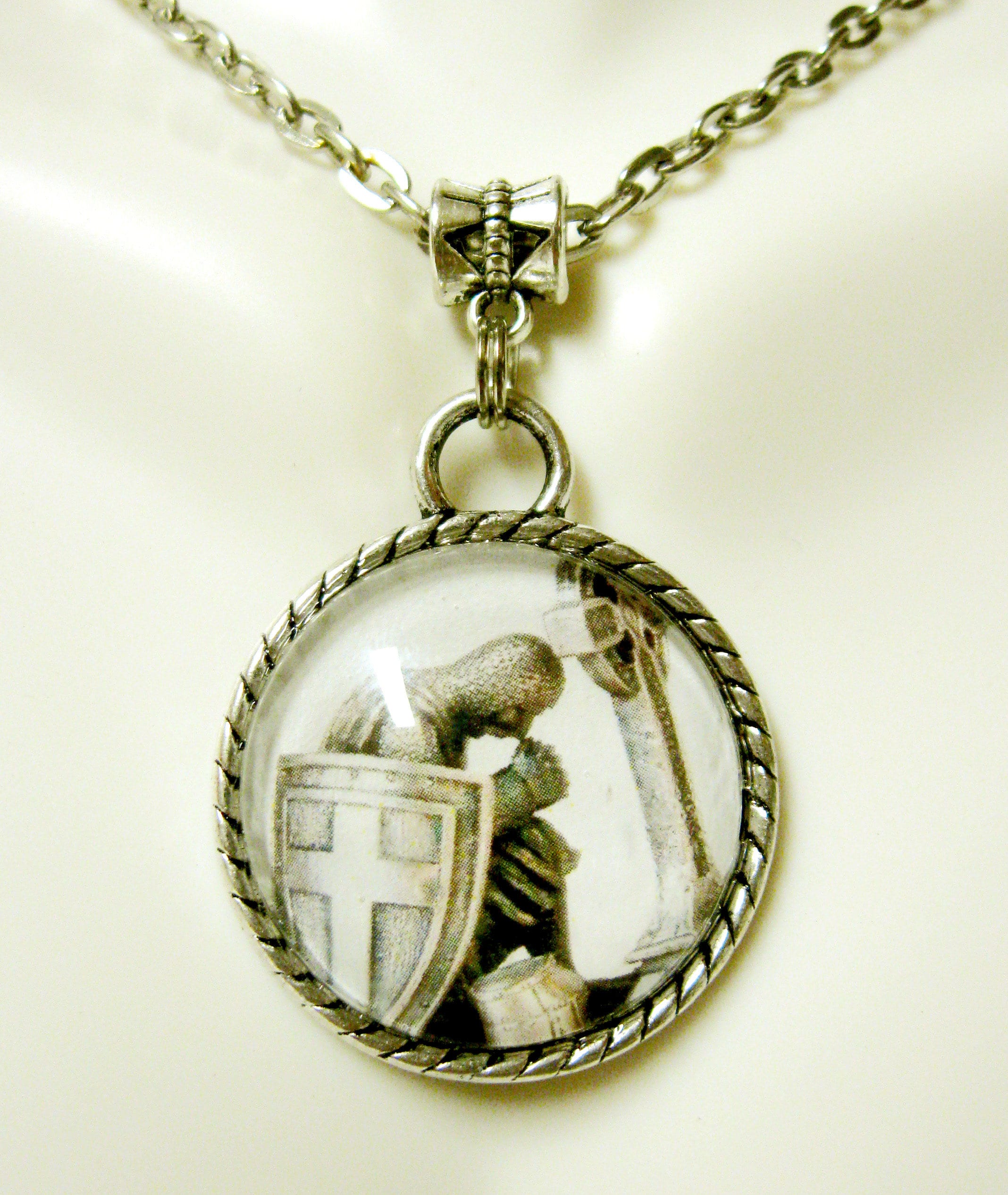 Knight templar in prayer at cross pendant and chain AP05-267 | Etsy